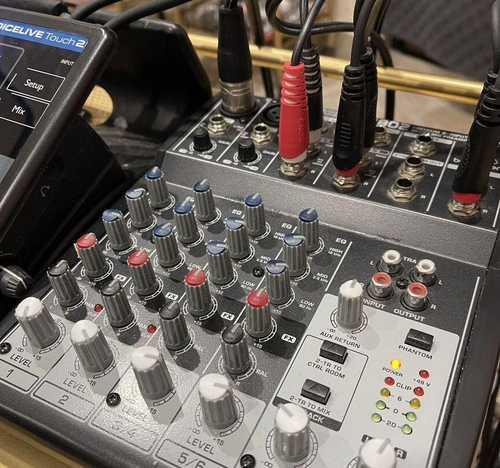 Микшерный пульт behringer xenyx 802