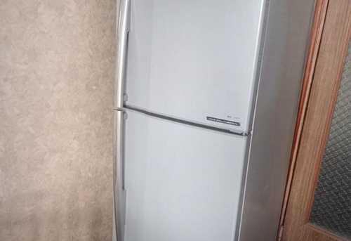 Холодильник японский toshiba 159см