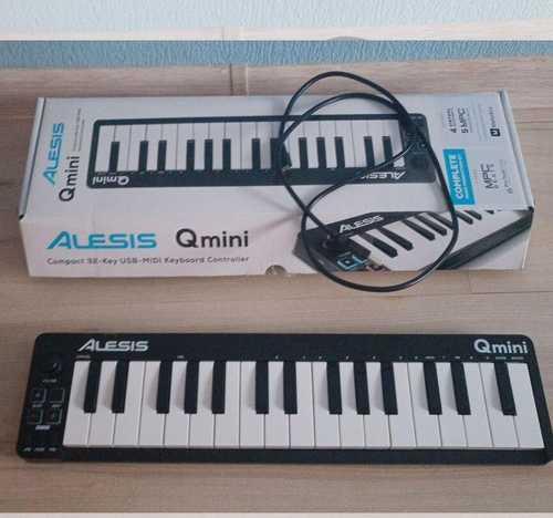 Музыкальная клавиатура Alesis Qmini midi32 клавиши