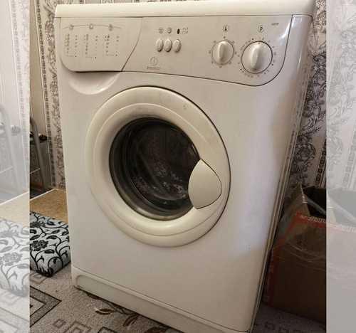 Стиральная машина indesit w93t