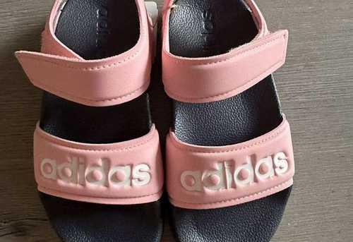 Сандалии adidas 28