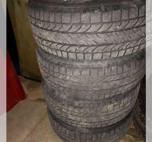 Bfgoodrich G-Force Winter 235/70 R16 106C