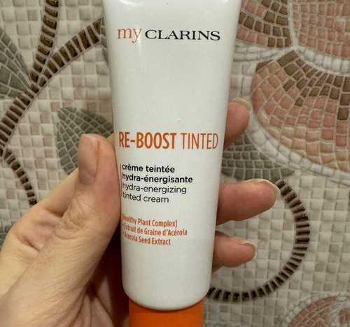 Крем для лица оттеночный Clarins re-boost