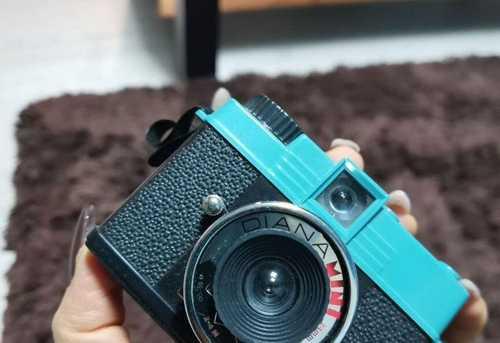 Плёночный фотоаппарат Diana Mini