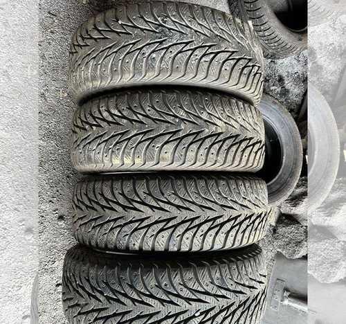 Yokohama Ice Guard IG10 215/60 R16
