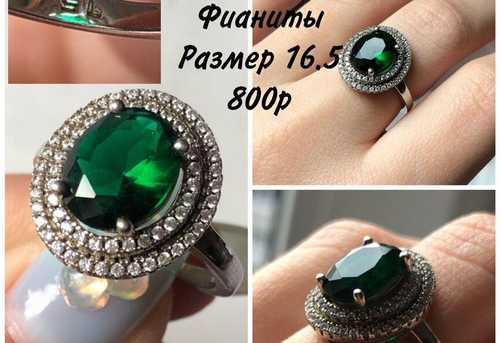 Серебряные кольца разные