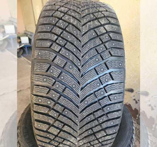 Michelin X-Ice North 4 SUV 275/40 R22