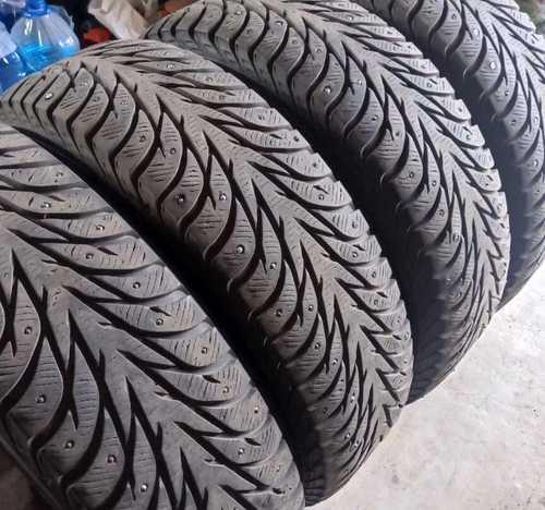 Yokohama Ice Guard IG35 215/70 R16