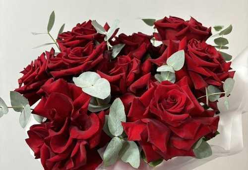 Красные французские розы