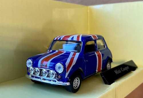 Модель автомобиля Mini Cooper 1/43 Cararama