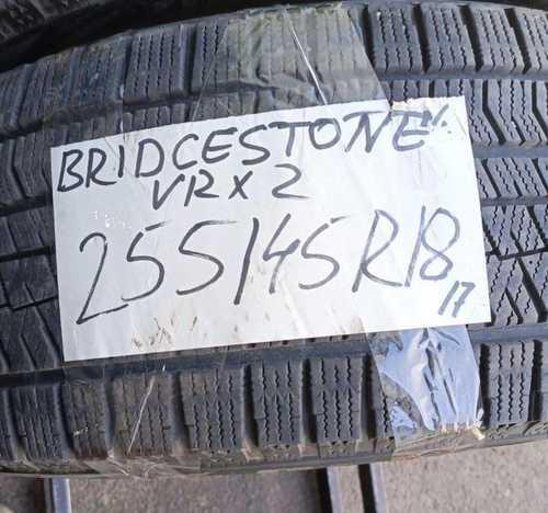 Bridgestone Blizzak VRX2 255/45 R18