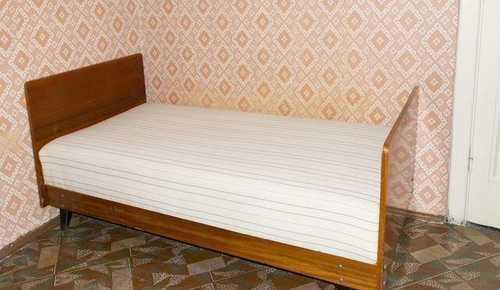 Кровать с пружинным матрасом (СССР)