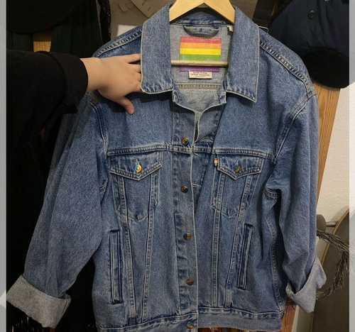 Джинсовая куртка levis