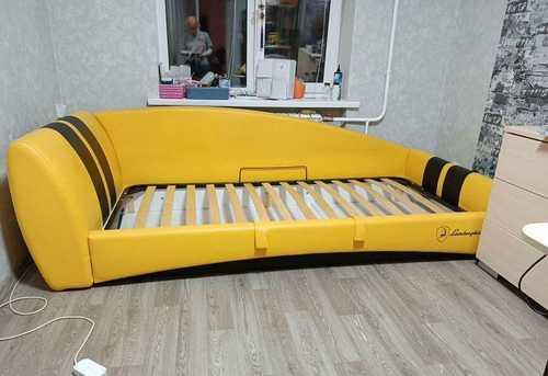Кровать детская подростковая односпальная машинка