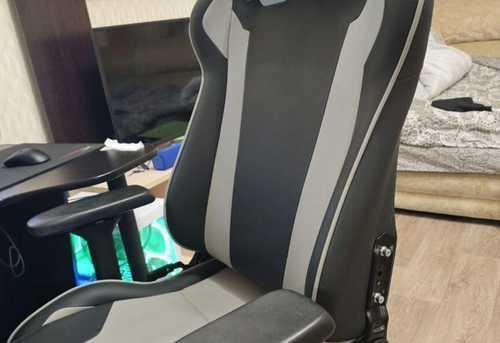 Компьютерное кресло DXRacer OH/K99