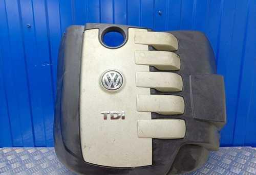 Крышка двс декоративная Volkswagen Touareg 2.5 BAC