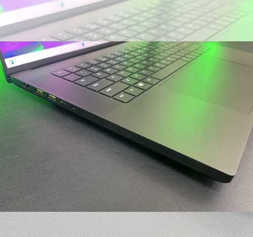 Razer Blade 16 Oled RTX4090/i9-14900HX/32Gb/2T