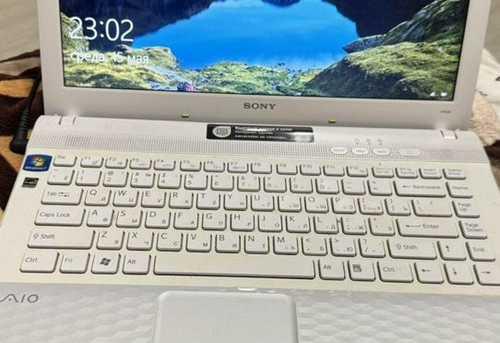 Ноутбук 14" Sony VAIO PCG-61B11V, 500 ГБ, E-450, RAM 4 ГБ, Radeon HD 6320 0.5 ГБ