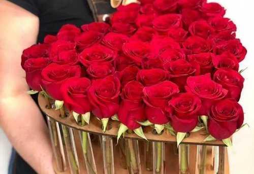 Розы в колбочках букет красных роз