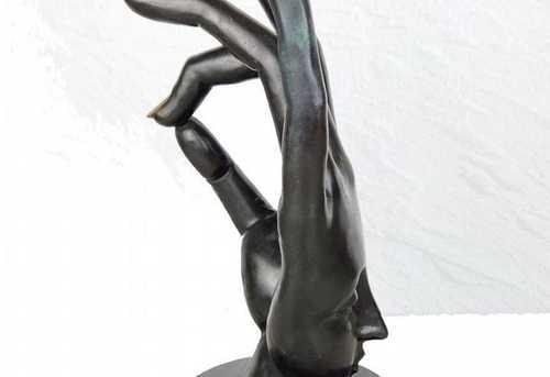 Бронзовая статуэтка "Женская кисть "