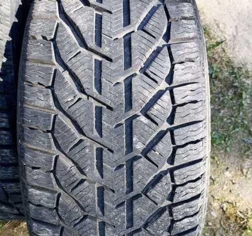 Tigar Winter 235/40 R18 95V