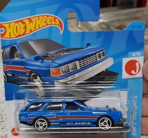 Модель Hot Wheels Nissan Maxima Drift Car