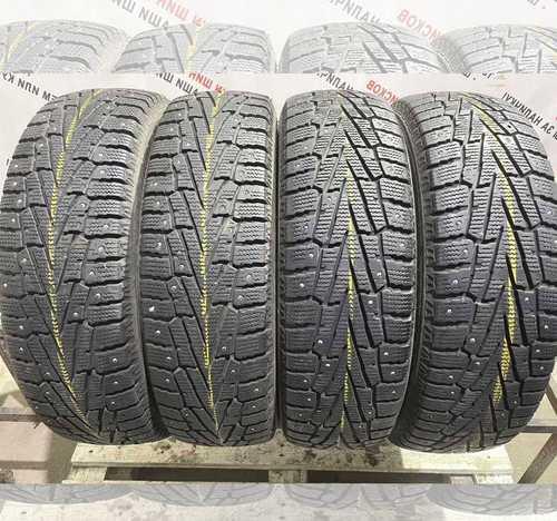 Roadstone Winguard WinSpike SUV 215/70 R16 97N