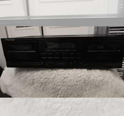 Кассетная дека Pioneer CT-W208