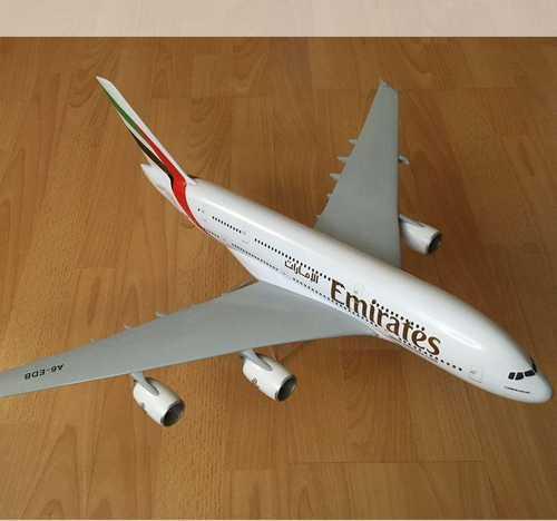 Модель самолета A6-EDB Emirates Airbus