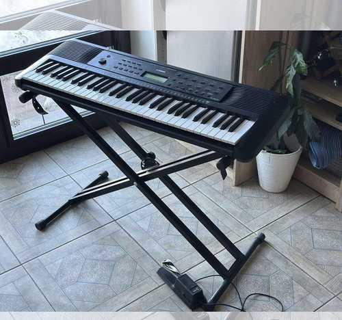 Синтезатор yamaha psr e273   стойка   педаль