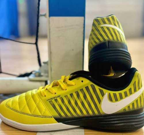 Футзалки Nike Lunar Gato 2 yellow