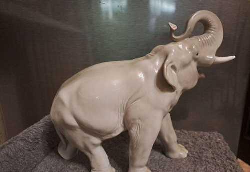 Статуэтка слон фарфор