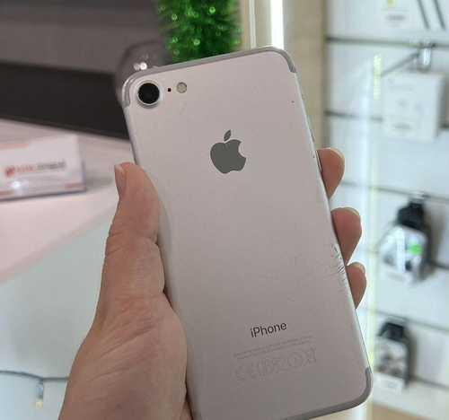 iPhone 11 Pro 64gb (В оригинале, АКБ 75%, sim)