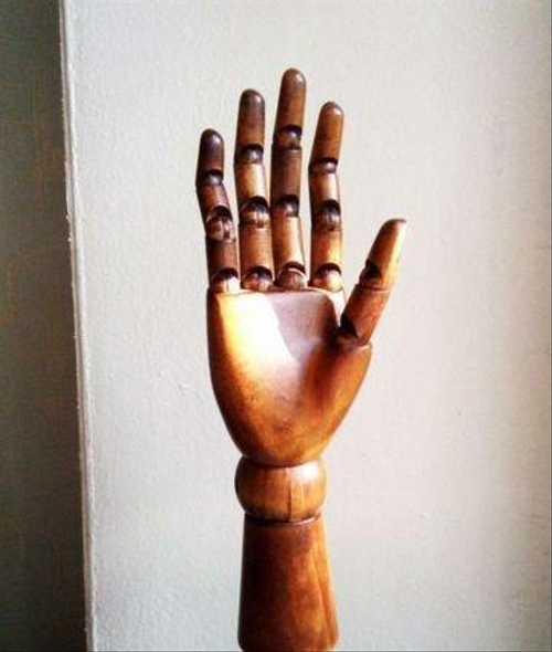 Декоративная рука на шарнирах