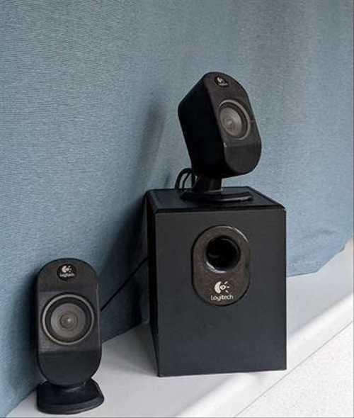 Сабвуфер и колонки Logitech