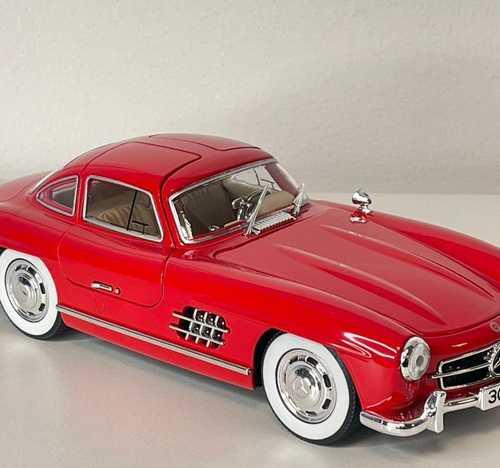 Машинка металлическая Mercedes Benz 300 SL