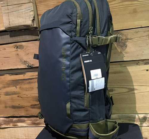 Сноуборд рюкзак Dakine Poacher 22L