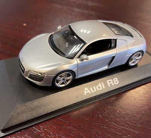 Модель автомобиля 1:43 Audi R8