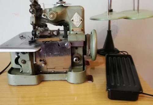 Оверлок для швейной машины со столом