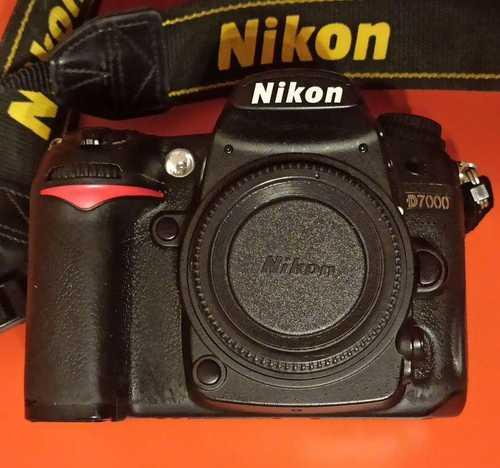 Фотоаппарат Nikon D7000 body