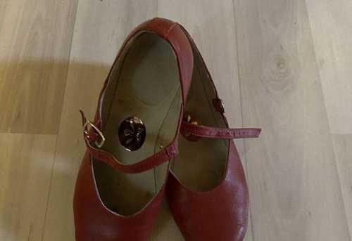 Туфли танцевальные для девочки 32 красные
