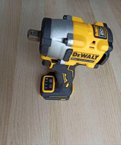 Бесщеточный гайковерт dewalt DCF922NT + кейс