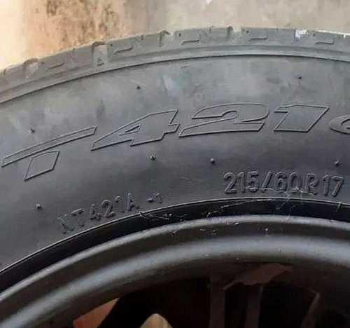 Nitto NT421A 215/60 R17 96V