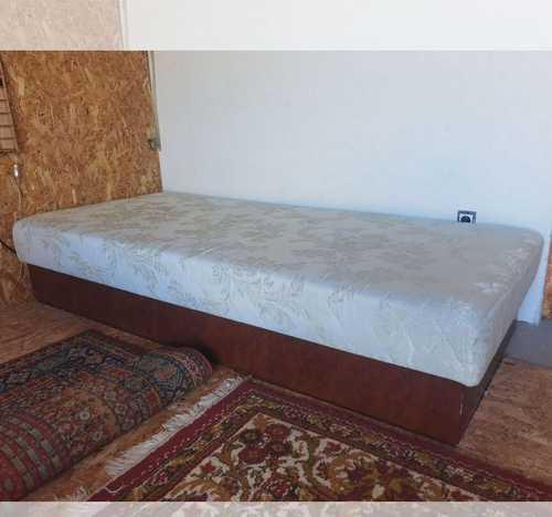 Продам кровать 90 х205