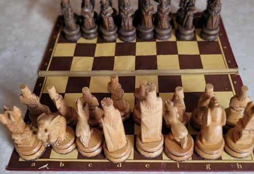 Деревянные фигуры шахмат