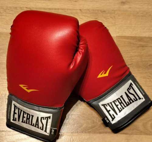 Боксерские перчатки 12 oz everlast