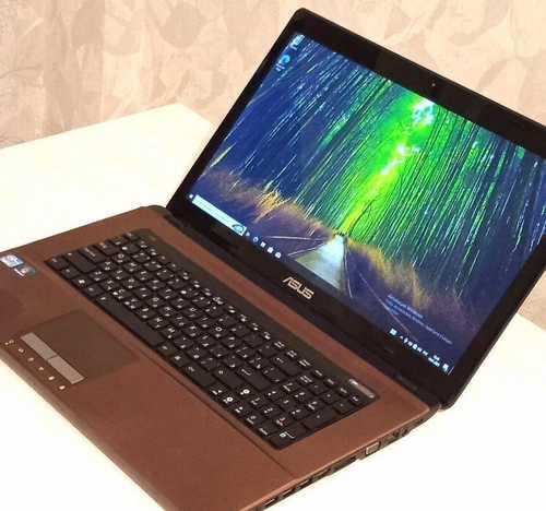 17,3 дюймов в металле на мощном Core i5 Asus