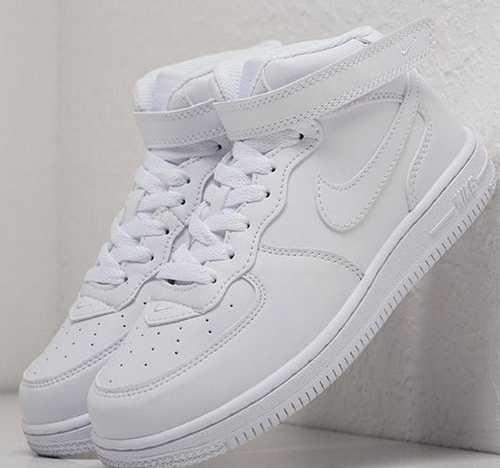 Кроссовки Nike Air Force 1 Mid