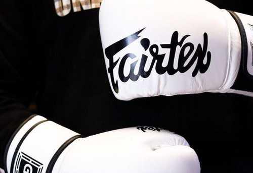 Боксерские перчатки Glory Fairtex bgvg White