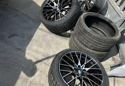 Michelin Agilis 245/40 R19 и 275/35 R19